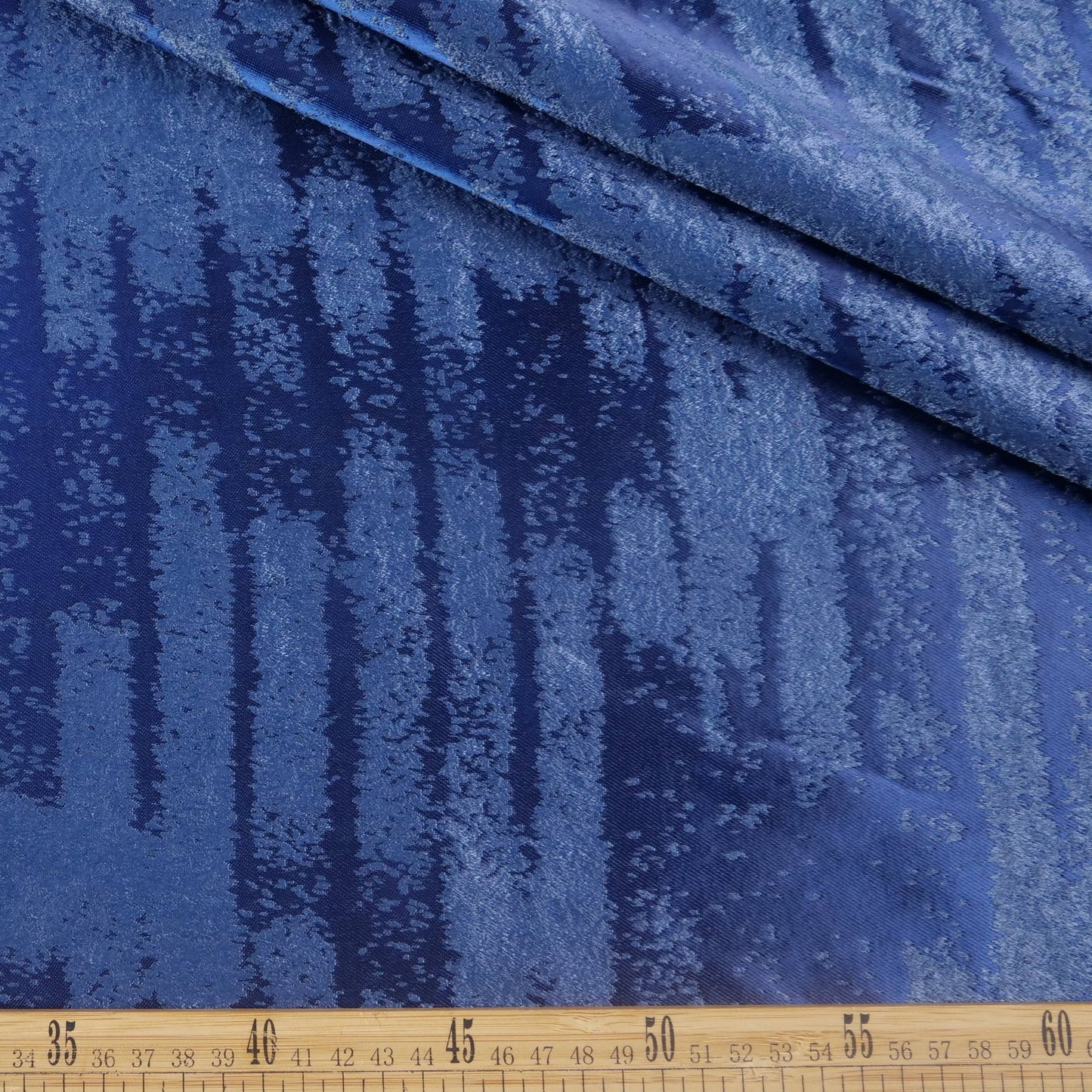 ANTISOLAR JACQUARD AZUL CREPUSCULO CRAQUELADO – Marijoa Tejidos